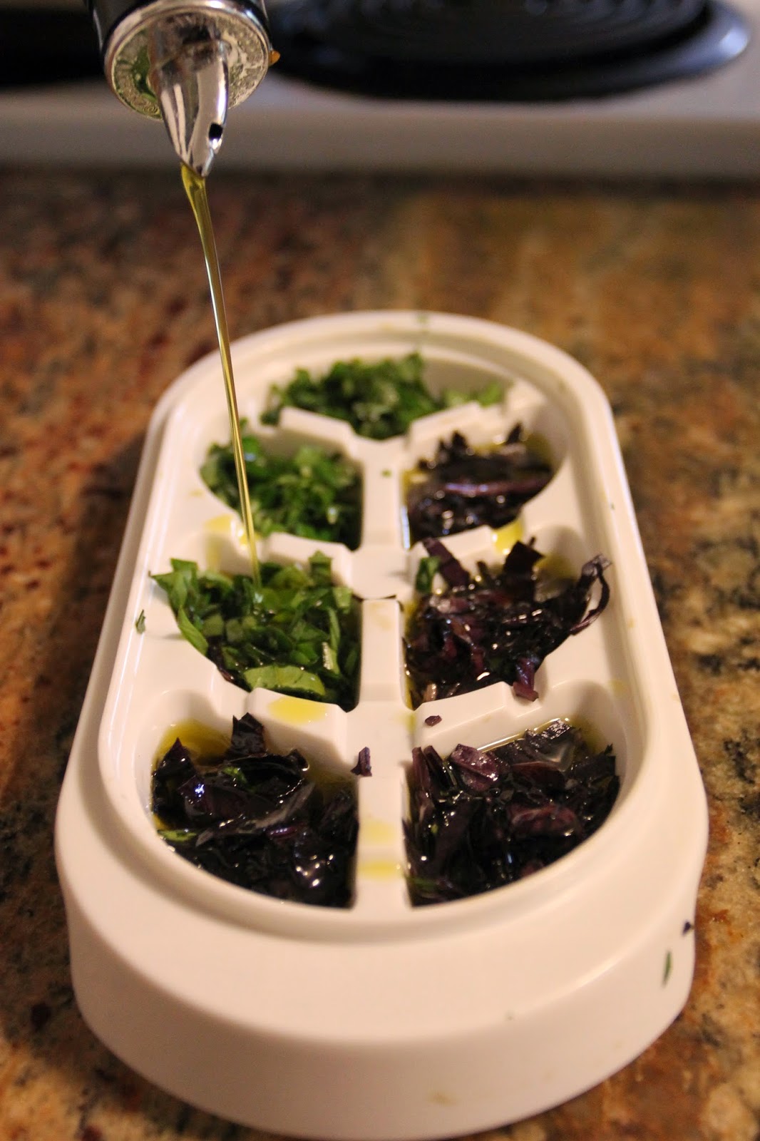 Bossy Italian Wife : Preserving Basil [In the Freezer!]