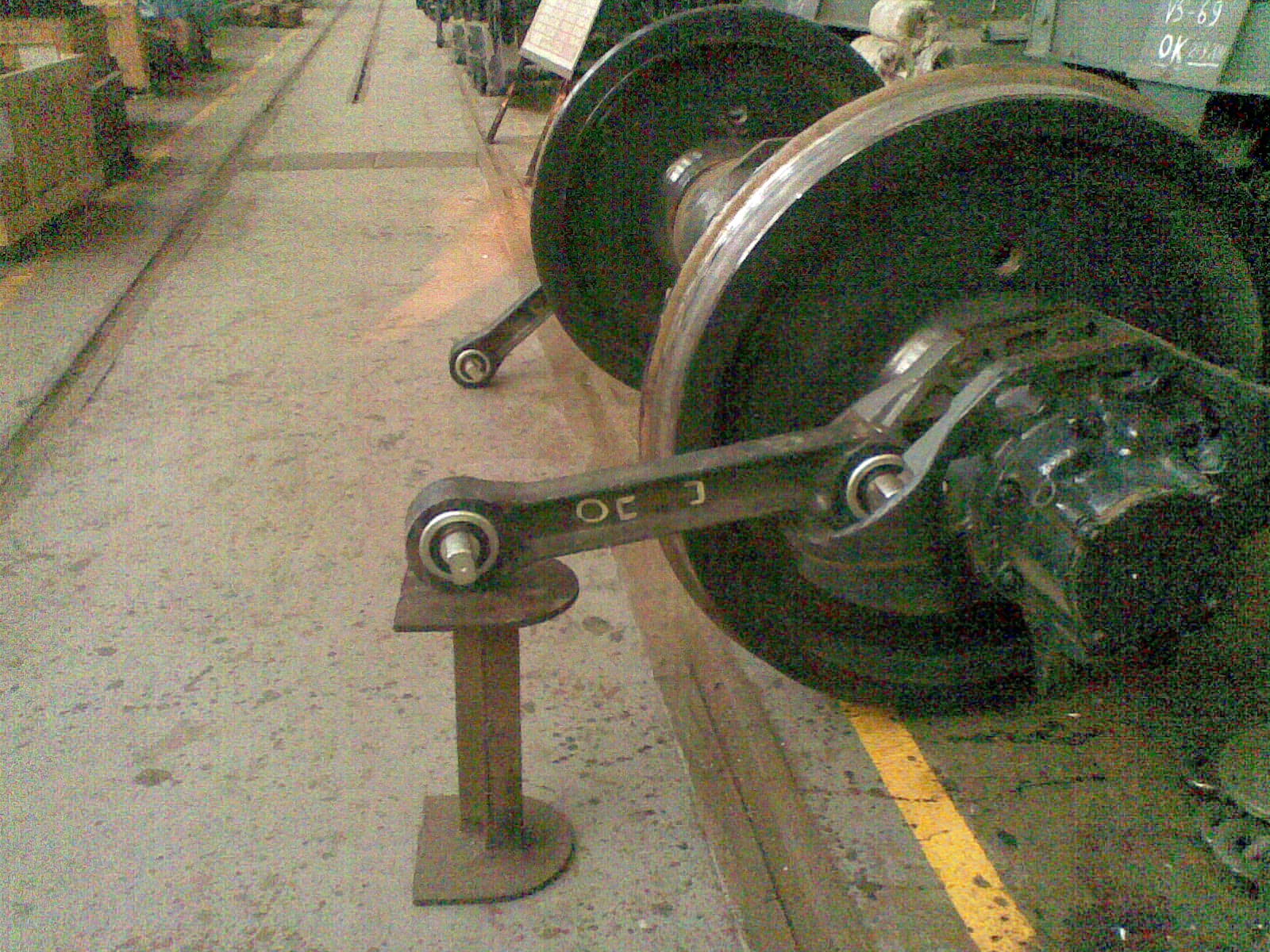 KNOW LOCOMOTIVES: Failure of Axle Box Guide Post