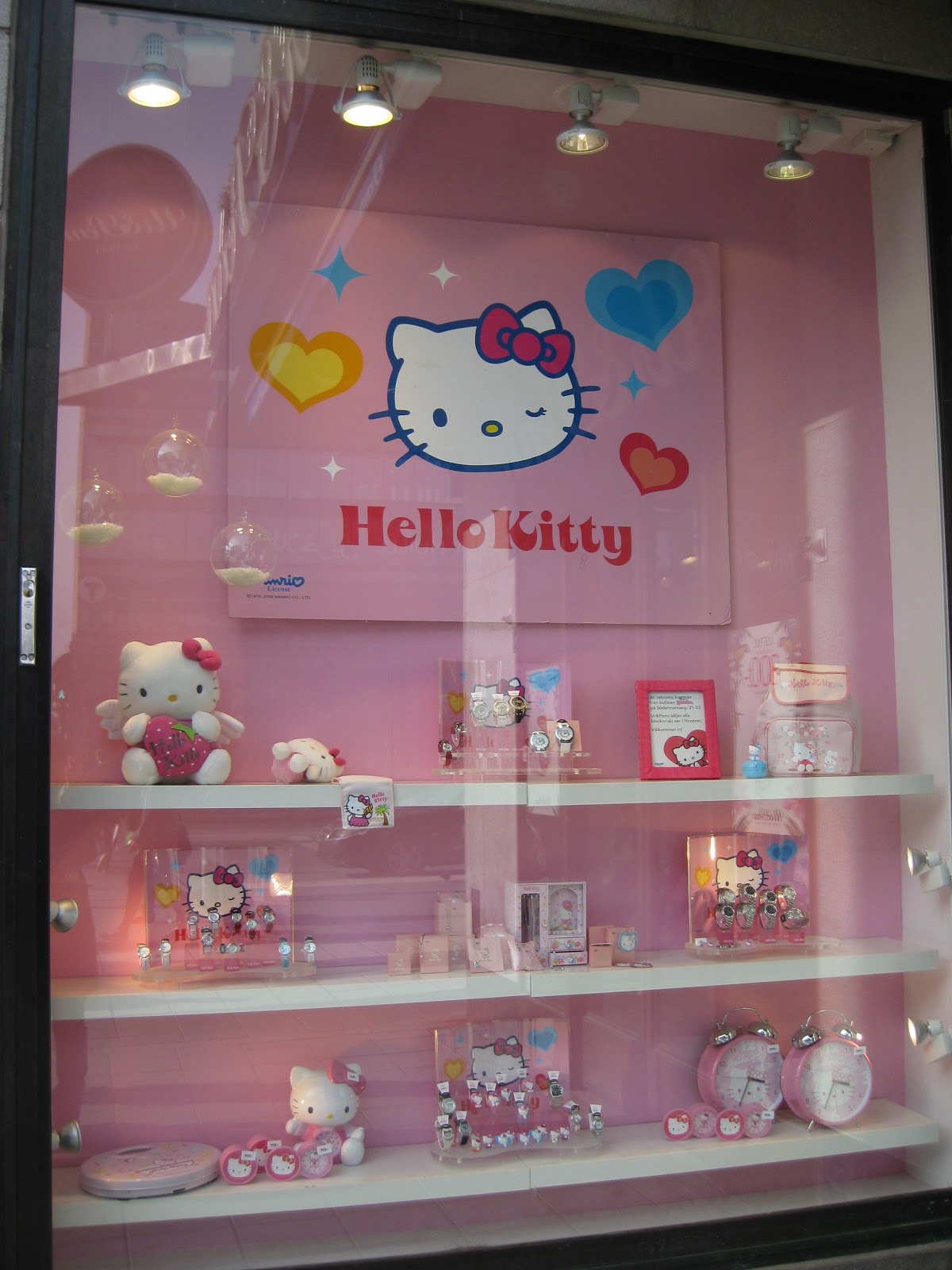 Diet Coke + Hello Kitty Addict: Numerous Hello Kitty sightings in Sweden