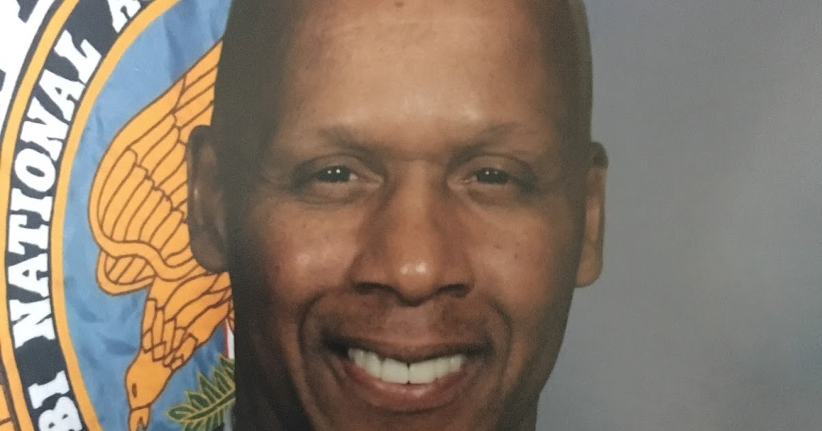 tpdnews: Chief Kenneth Green graduates from the FBI-NA Class #268