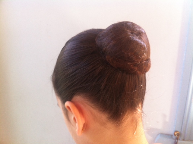 How to do a Basic Ballet Bun | Rapunzel's Mother