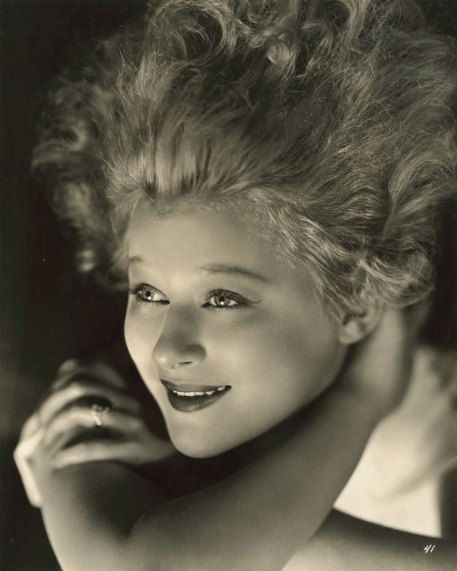 40 Gorgeous Photos of Greta Nissen in the 1920s and ’30s ~ Vintage Everyday