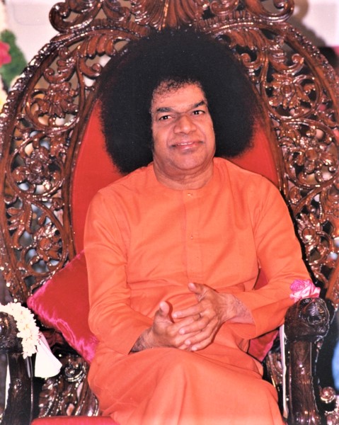 Sathya Sai with Students: Sri Sathya Sai: Supreme Avatar – By Maharaja ...