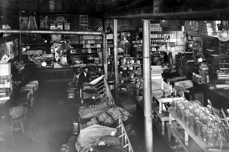 35 Cool Pics Show the Inside of Stores in the Early 20th Century ...