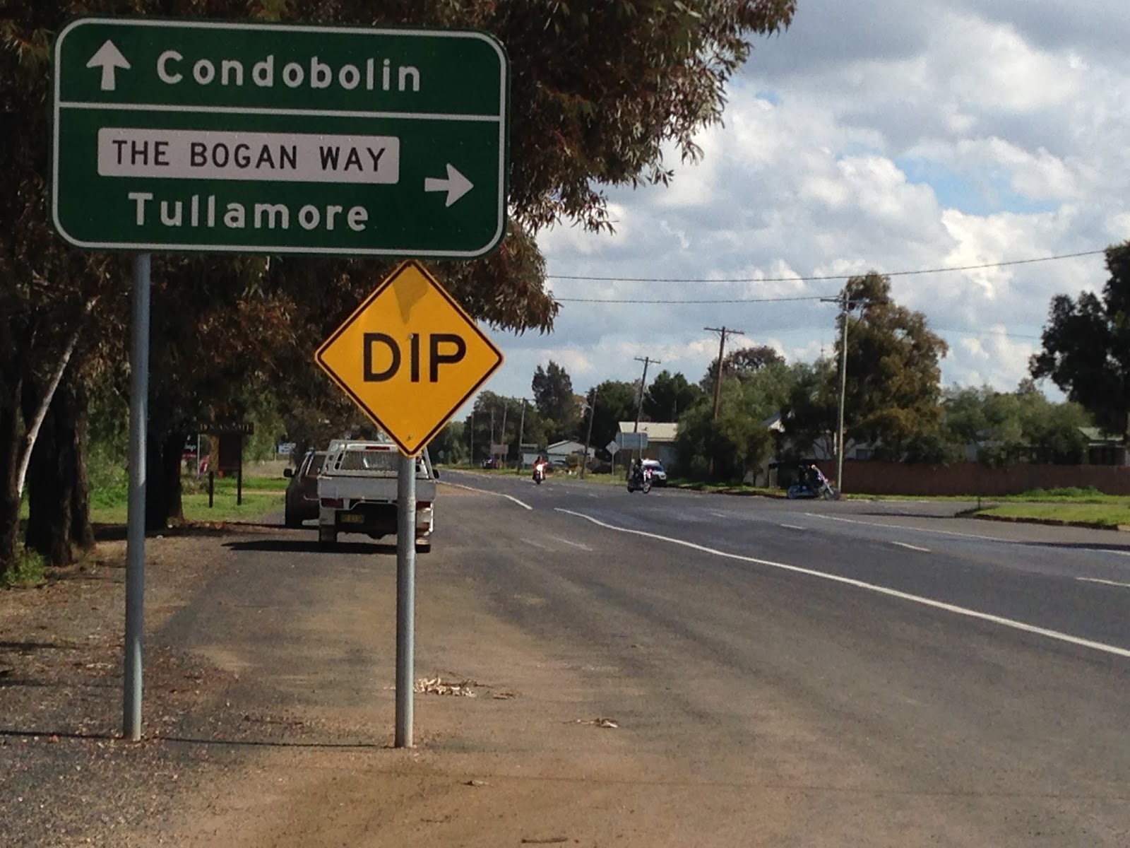 Are we there yet? (times 3): Parkes and BOGAN GATE!!!
