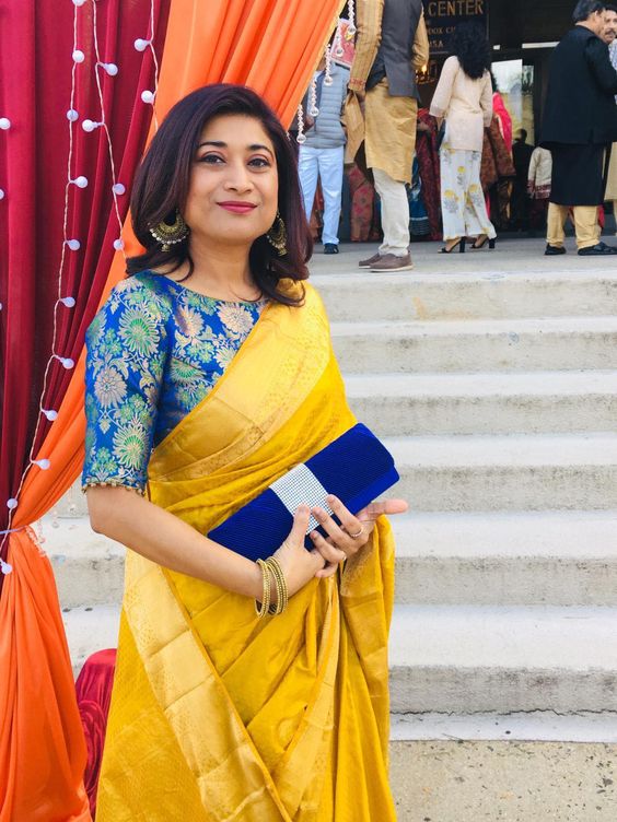 How to Get A Designer Saree Look with a Simple Saree