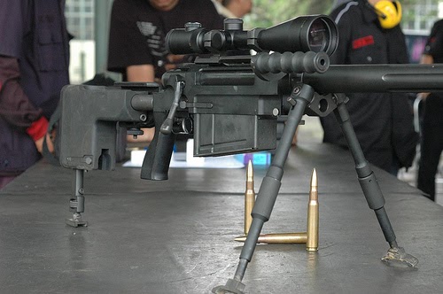 DEFENSE STUDIES: SPR 3 : Senapan Runduk Anti Material Buatan Pindad