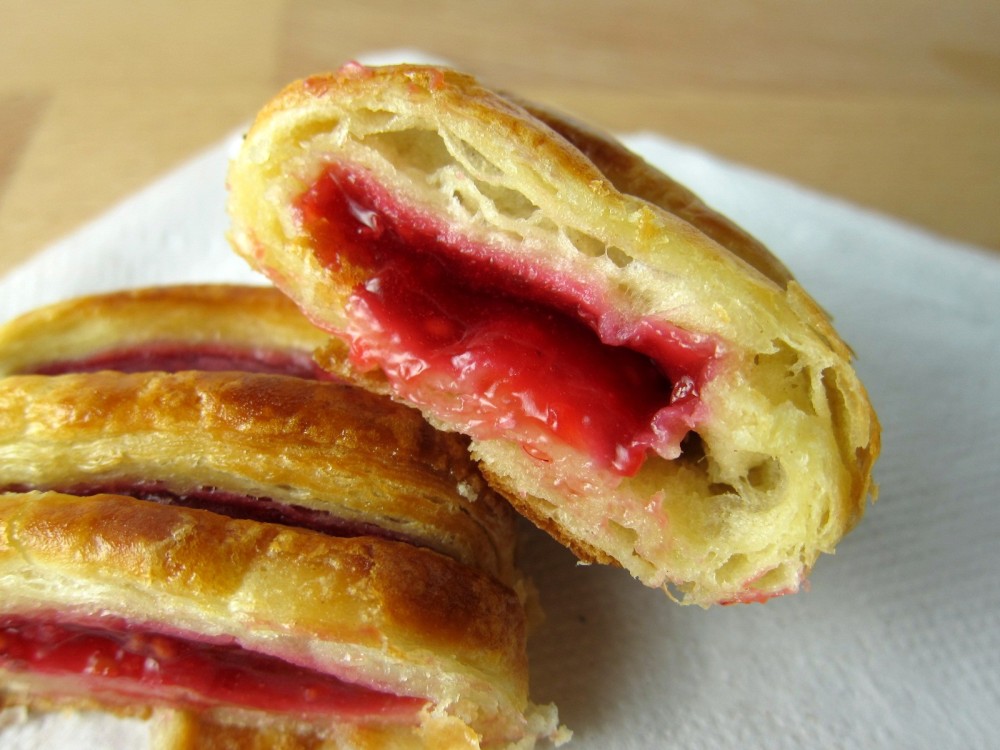 Review: McDonald's - Raspberry and Cinnamon Cream Cheese Petite Pastries