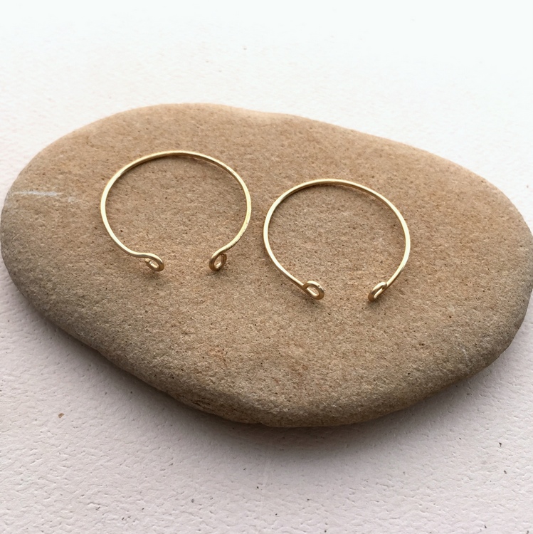 Lisa Yang Jewelry : 5 DIY Jewelry Projects with Handmade Wire Hoops