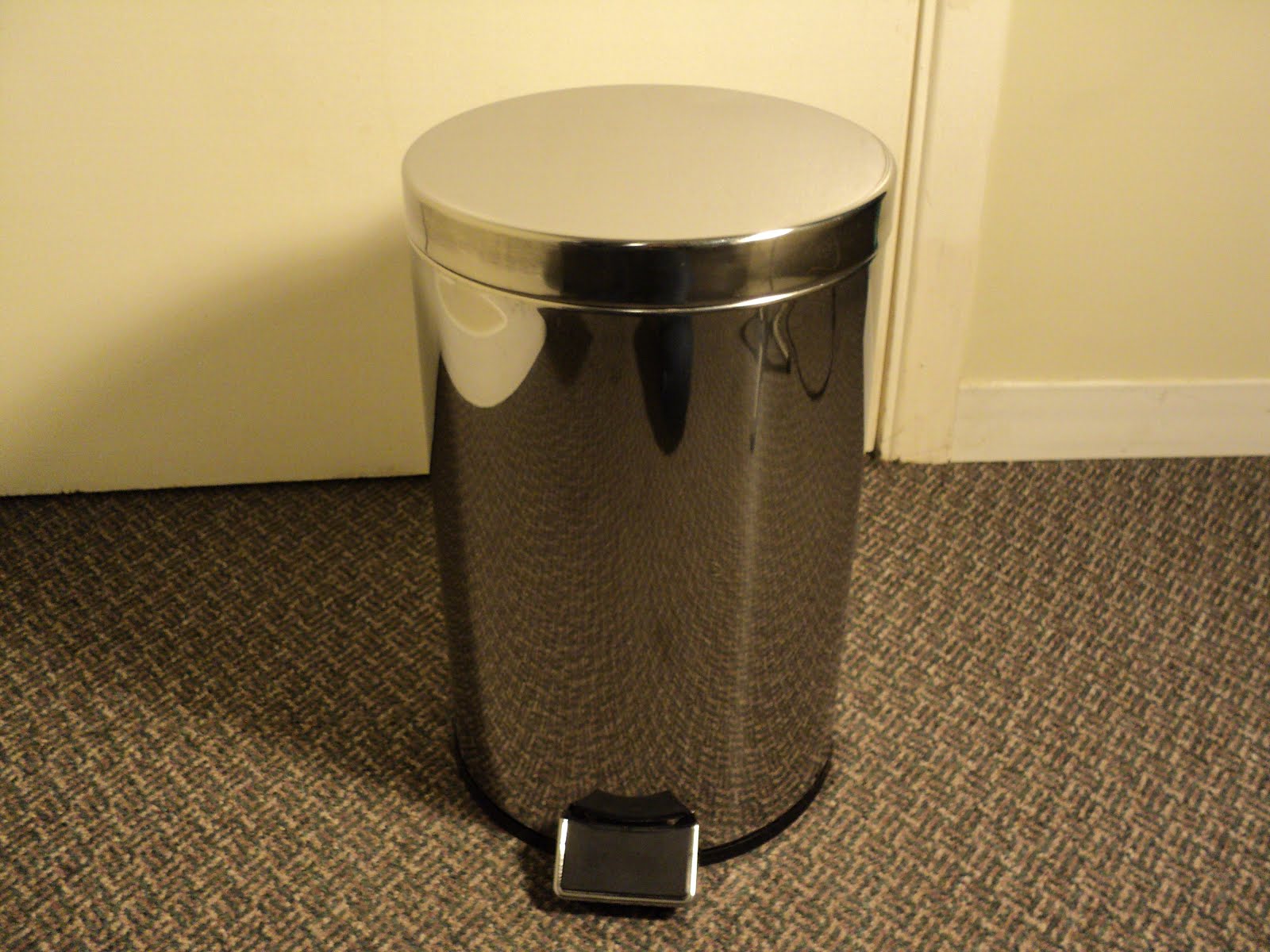 Rouge River Workshop: A Kitchen Garbage Pail Repair