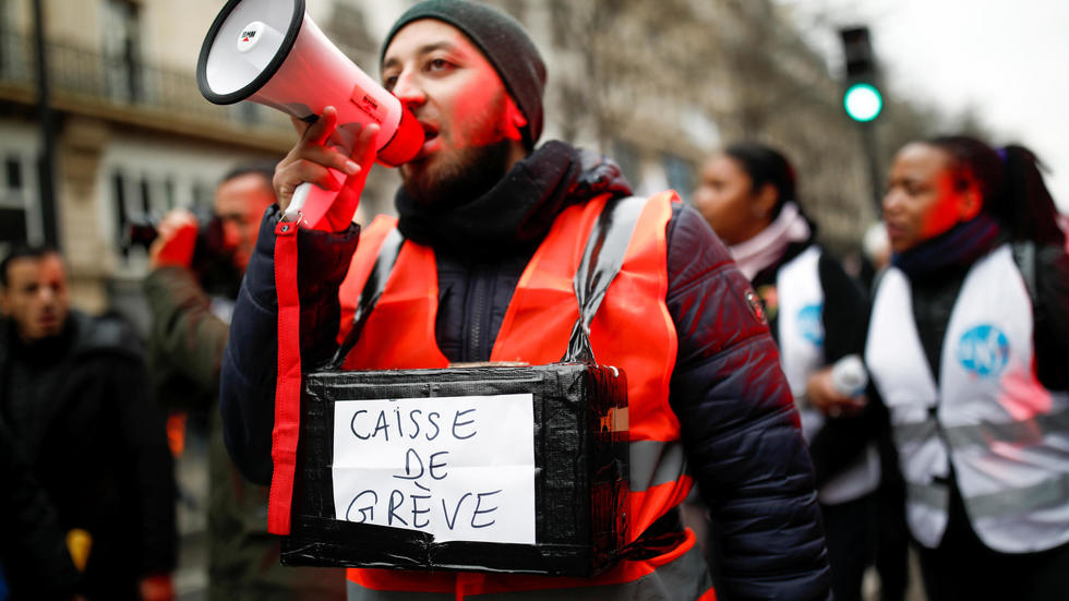 The strike in France entered its 29th day, making it the longest strike ...