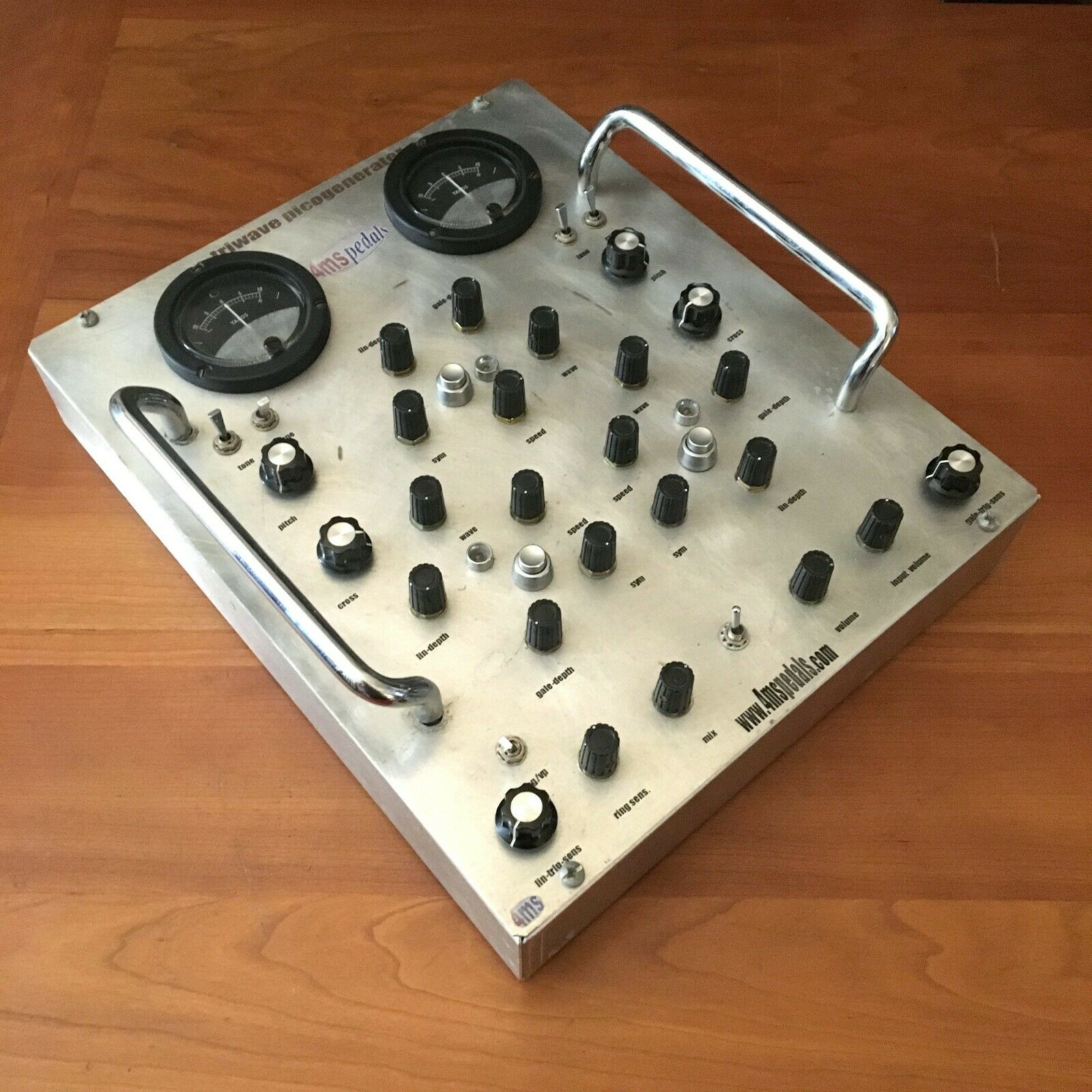MATRIXSYNTH: Custom 4MS Triwave Pico Generator