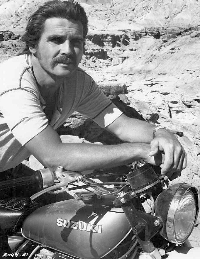 Avengers in Time: 1977, Film: "The Car"