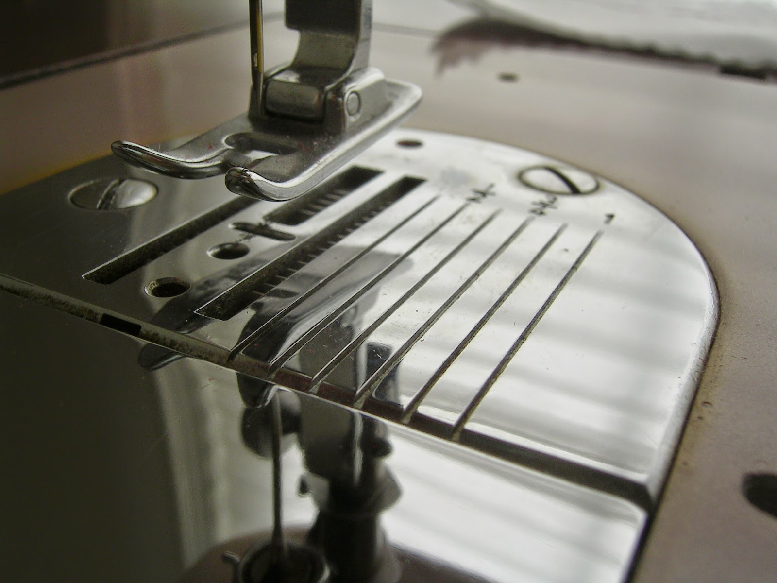 Box344: Feed Dogs on a Lady Kenmore 89