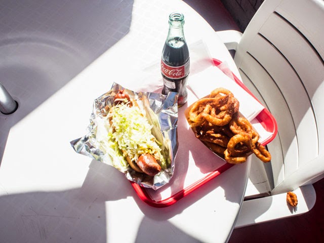 Pink’s: THE Los Angeles HOT DOG – Emily Jane Johnston