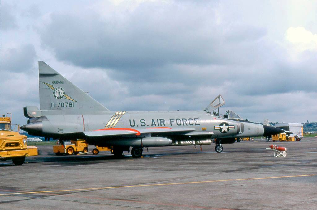 Oldsarges Aircraft Model blog: More F-102 Photos
