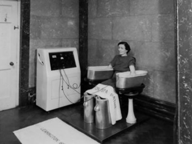 Schnee Four Cell Bath: These Electric Baths From the Early 20th Century ...