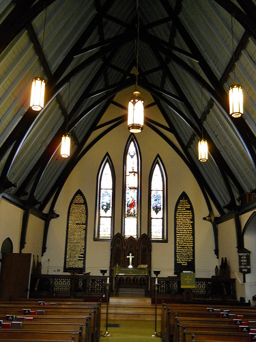 Do Anglican churches outside of England ever have commandment boards ...