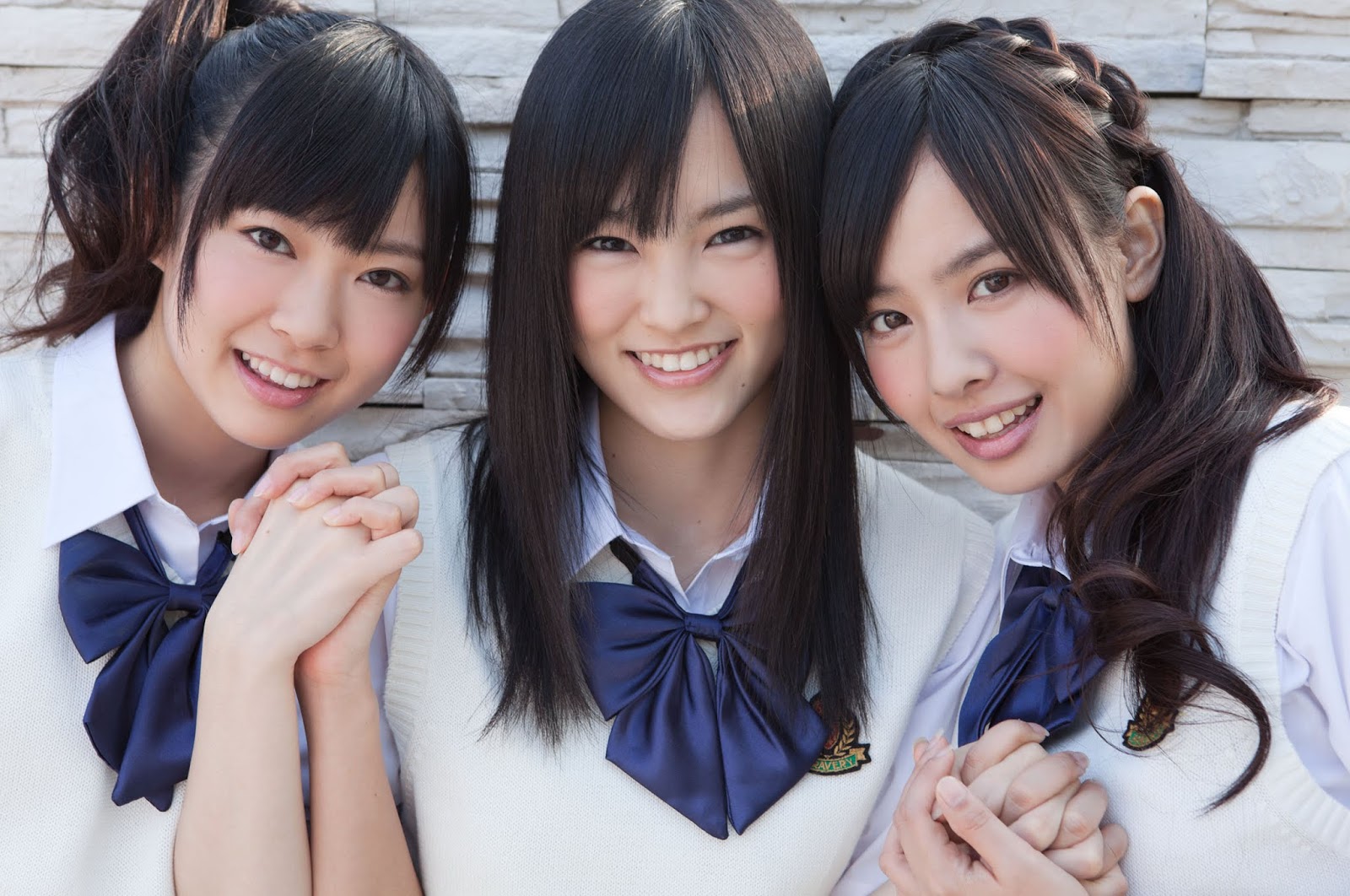 Nao Kanzaki and a few friends: Miyuki Watanabe, Nana Yamada and Sayaka ...
