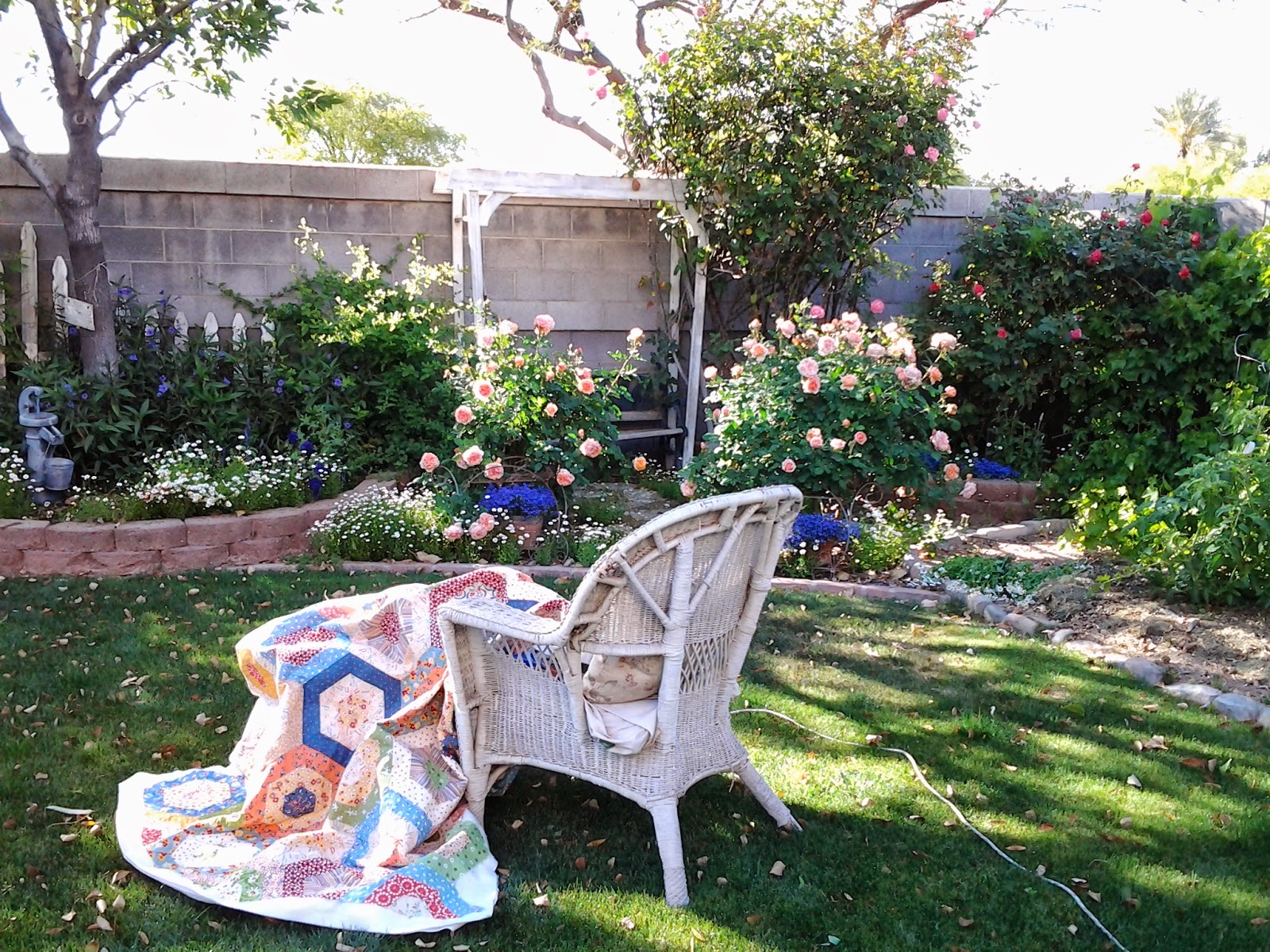 Polka Dot Quilter: Happy Spring! Quilting Outside!