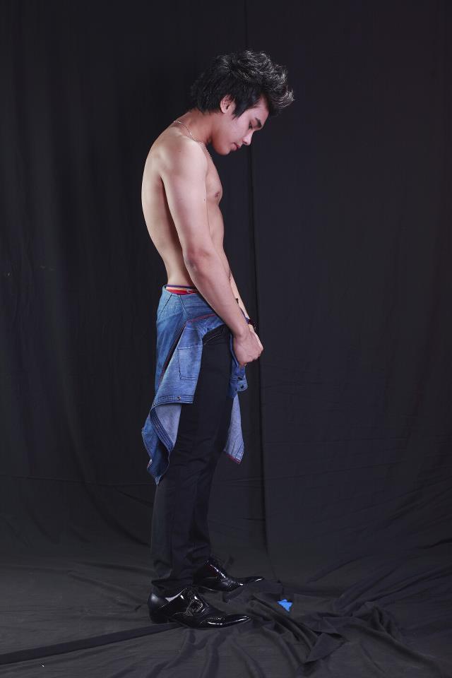 M y a n m a r H u n k s: Shirtless Kyi Zaw Htet by Photo Ye Ye