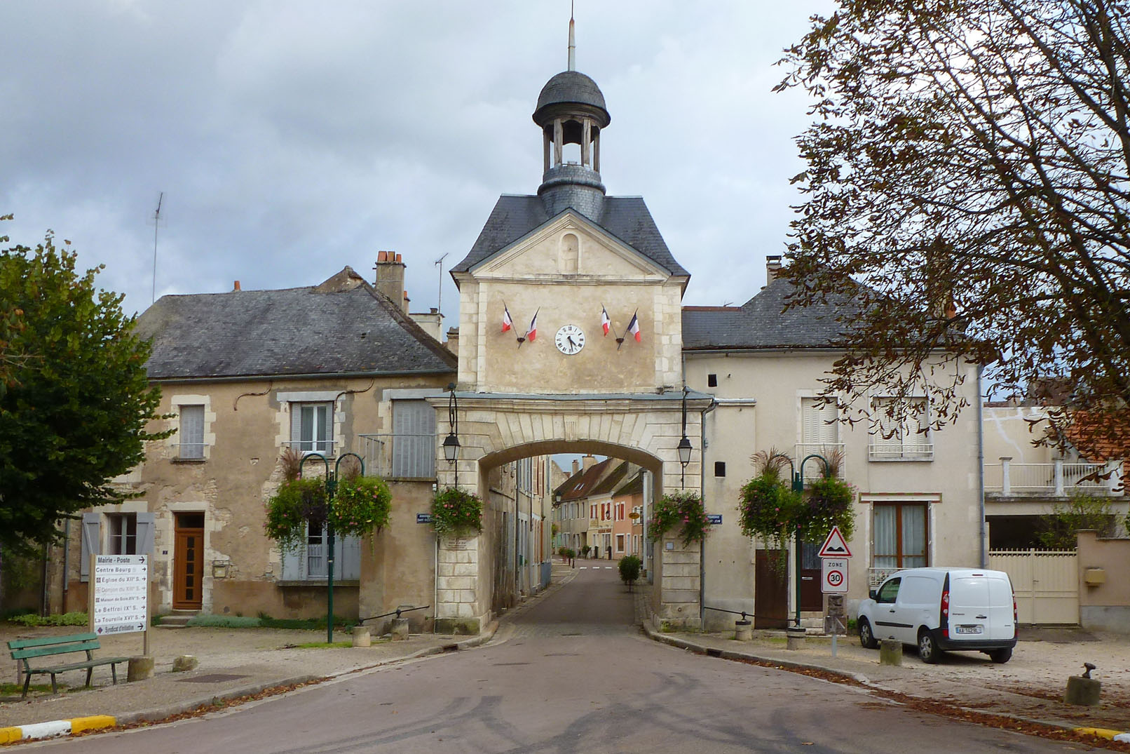 Living the life in Saint-Aignan: Cravant en Bourgogne
