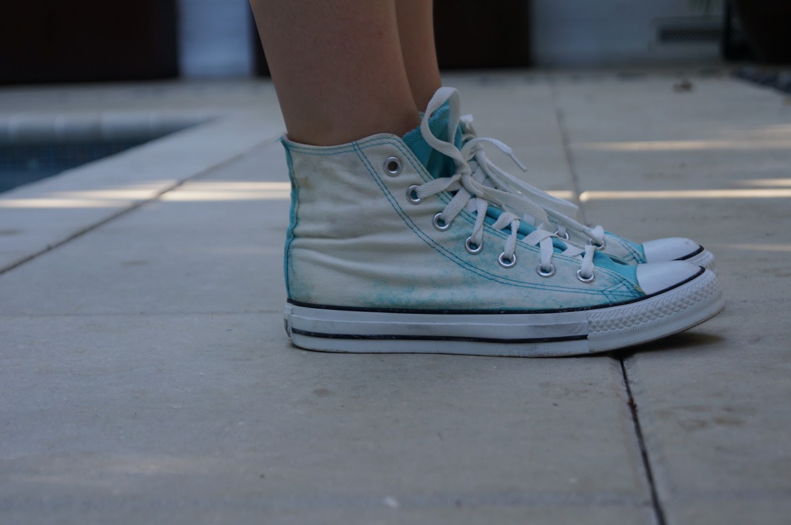 Iridescent Adolescent: DIY: Acid Wash Sneakers