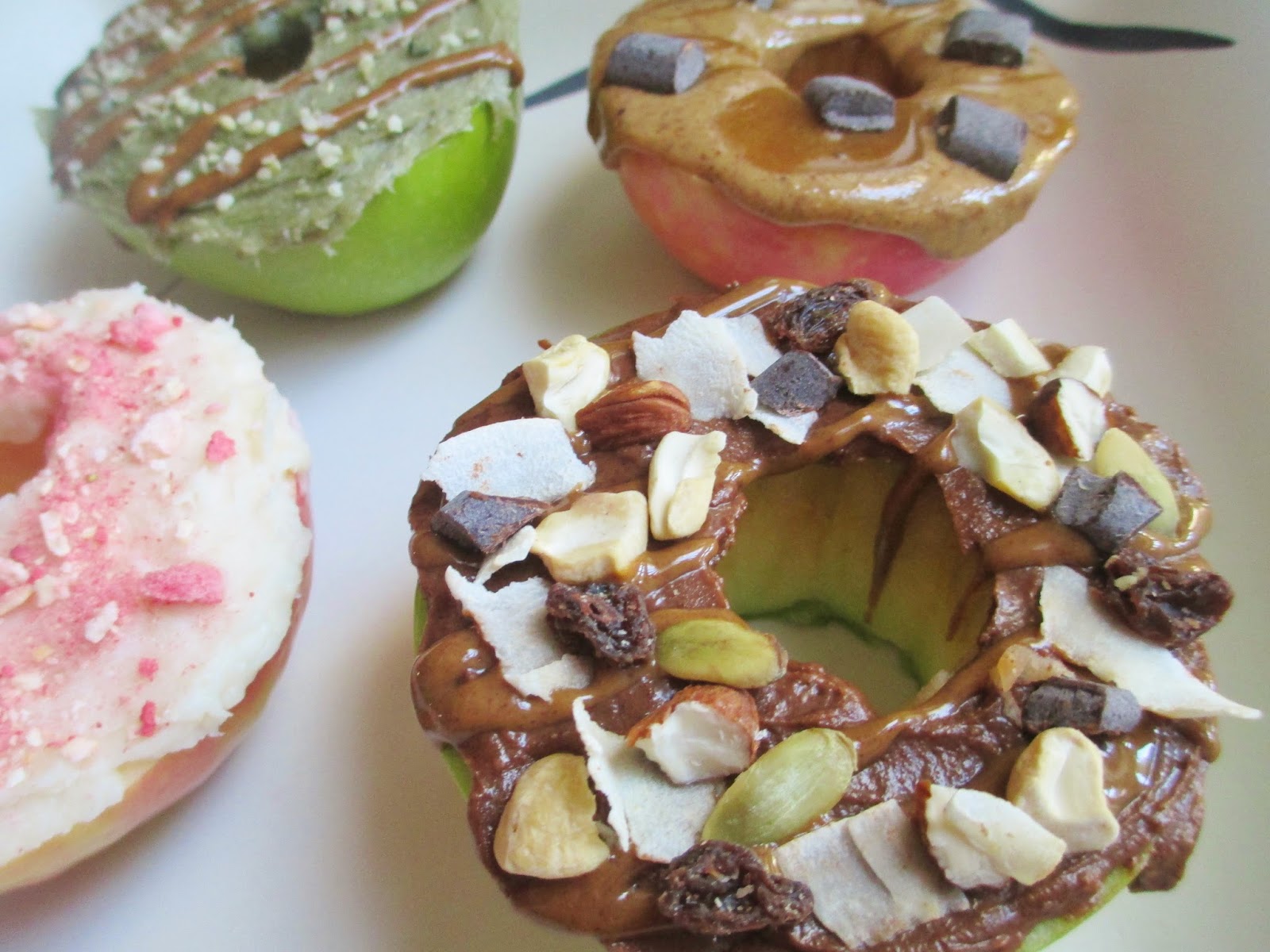 Rawdorable: Decorated Apple Faux-nuts