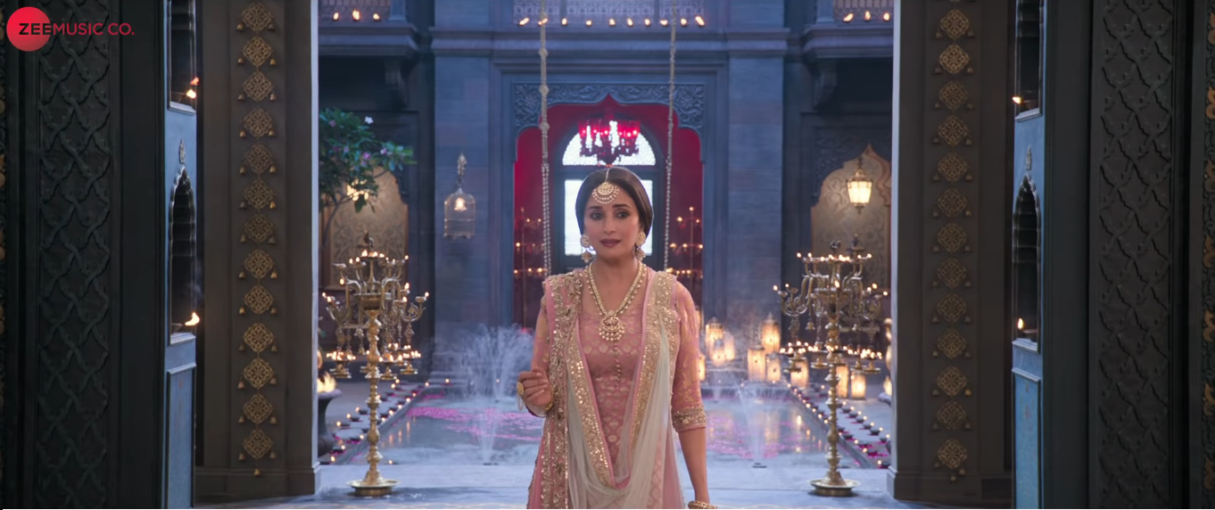Poison Apple: Kalank (2019) Beautiful Set Design