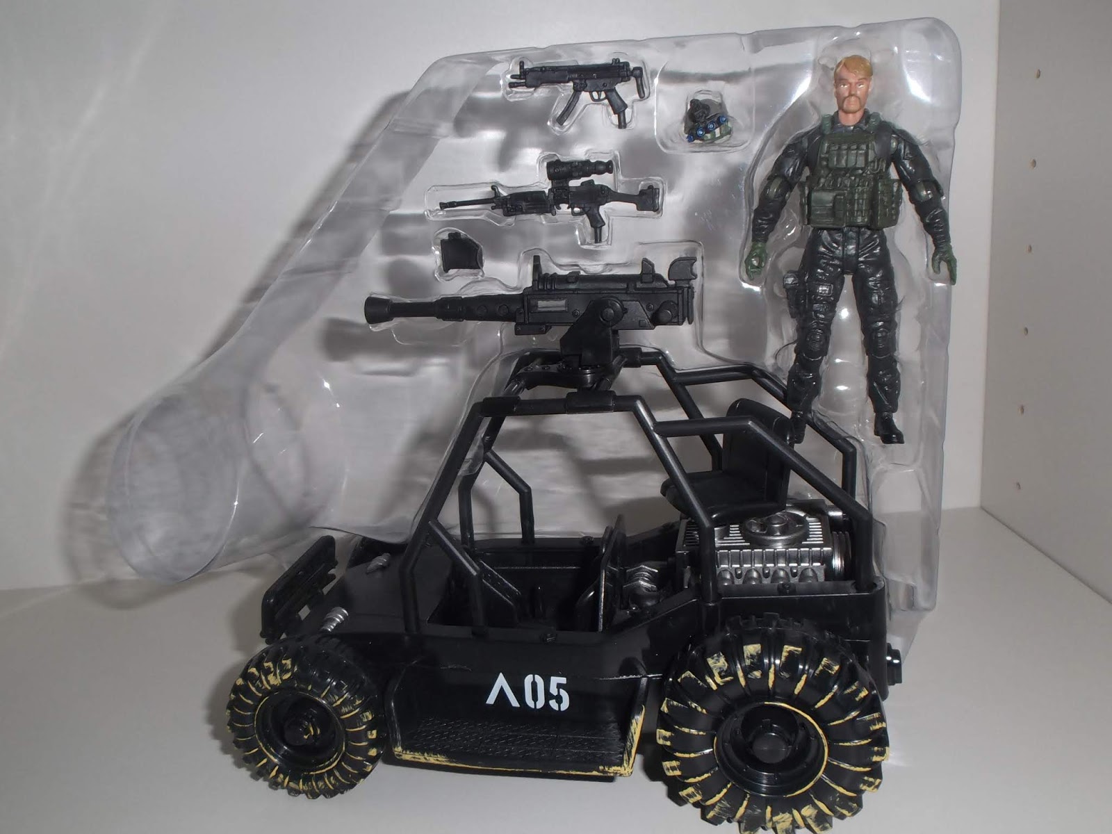 2 Minute Toy Break!: Elite Force - Delta Force Attack Vehicle Set