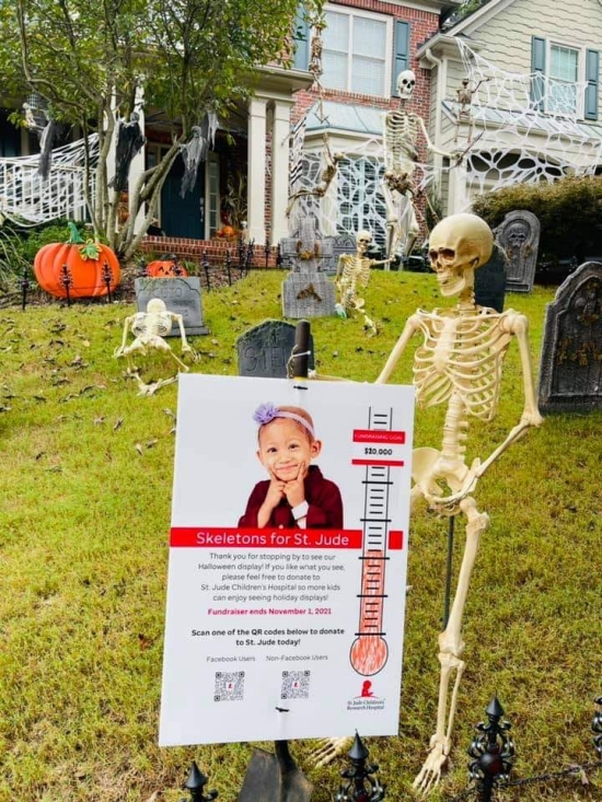 Runs for Cookies: Super Creative Skeleton Displays for Halloween!