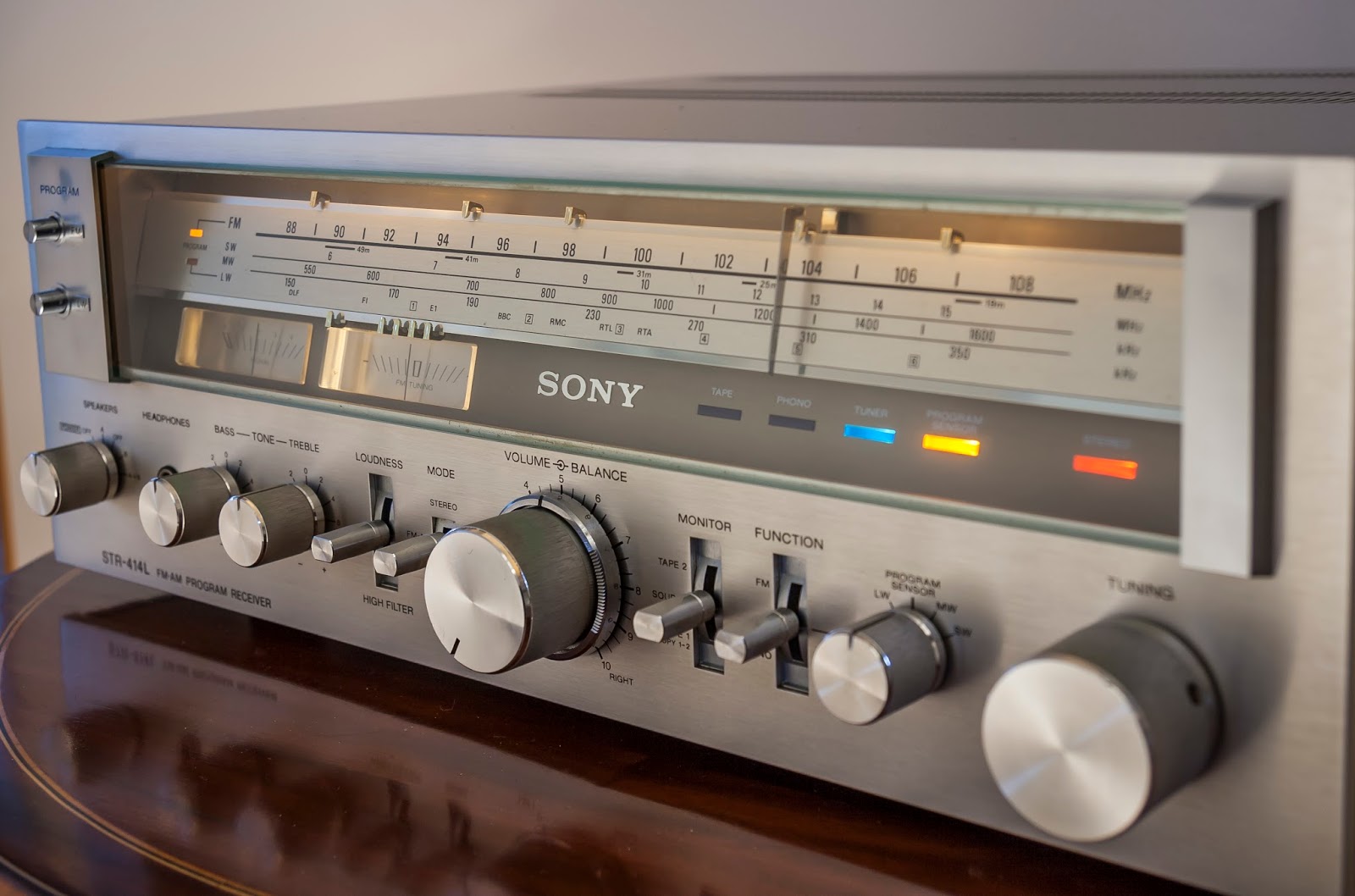 Golden Age Of Audio: Sony STR-414L AM/FM Program Receiver (1978-79)