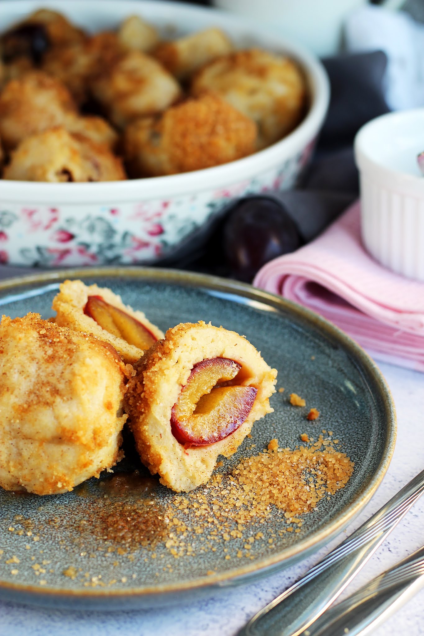 Jekin Kapric : Najlakše i najbrže knedle sa šljivama (Gomboce)