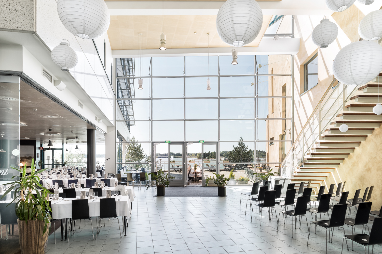 Jotain keltaista: Ravintola Keilaniemi