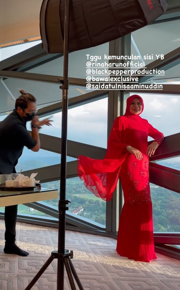 'Tak ku sangka pejabat telah jadi studio model meraga pakaian raya ...