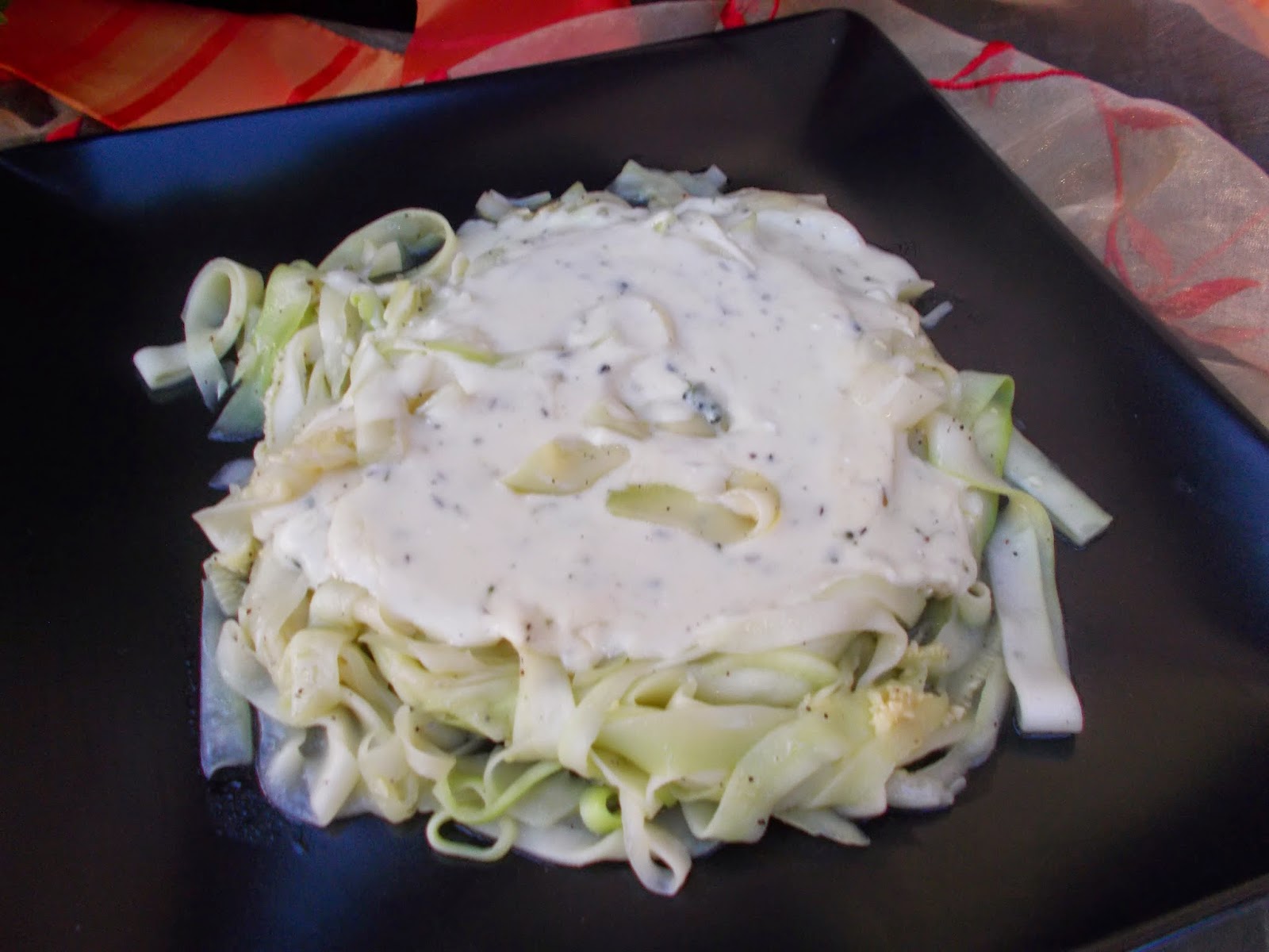 Taietei din dovlecel cu sos quattro formaggi