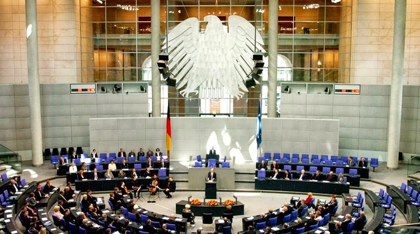 ΕΝΑ ΚΙ ΕΝΑ ΚΑΝΟΥΝ ΔΥΟ... ''ΑΝ Η ΕΛΛΑΔΑ ΜΕΙΝΕΙ ΣΤΟ ΕΥΡΩ, ΘΑ ΧΡΕΙΑΣΤΕΙ ...