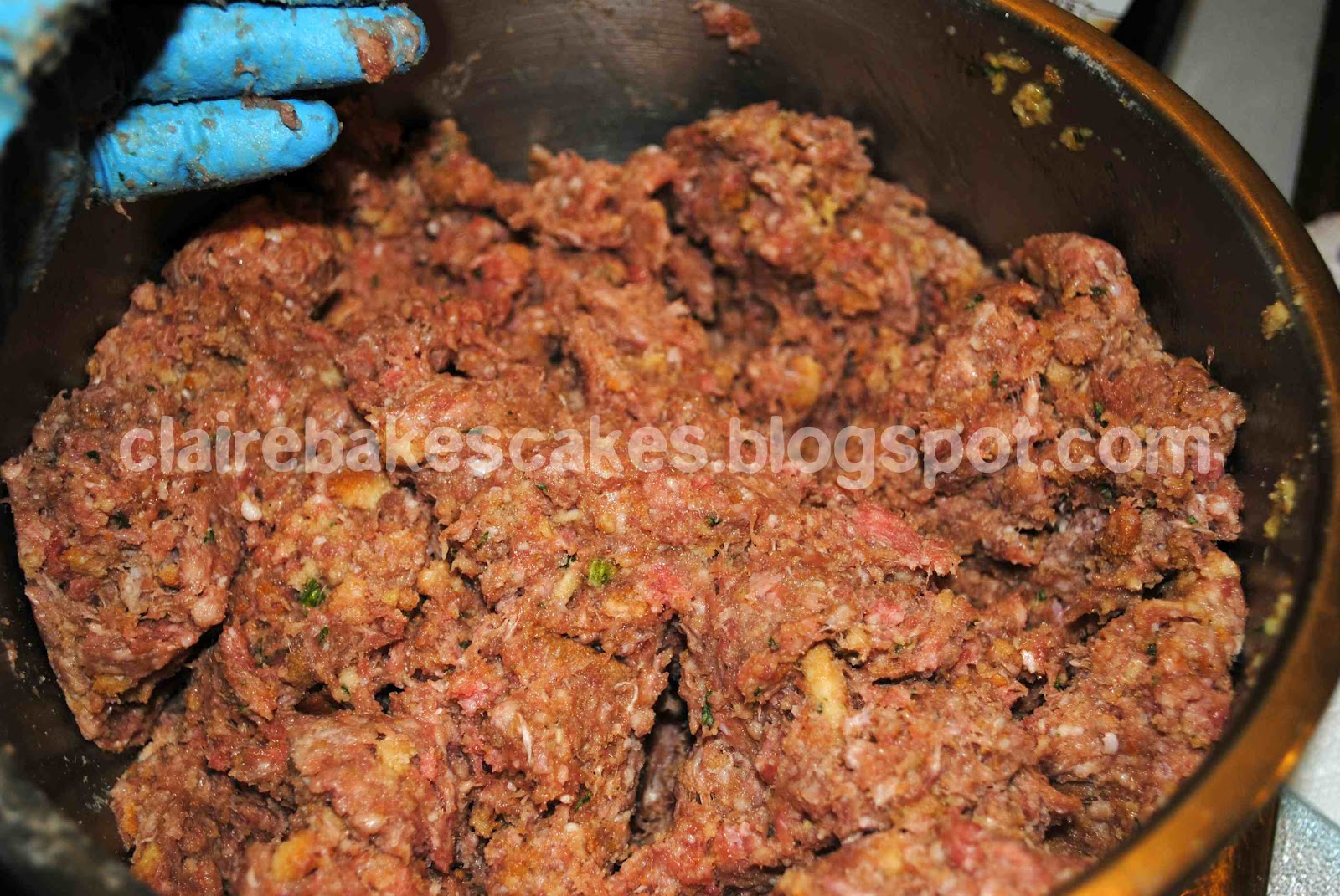 My Life as a MOM: Easy Pleasy Meaty Meatloaf Recipe