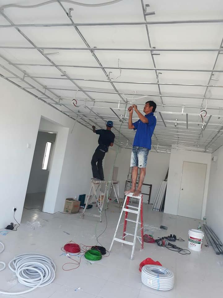 SPECIALIST MENGECAT / PLASTER SILING / RENOVATION