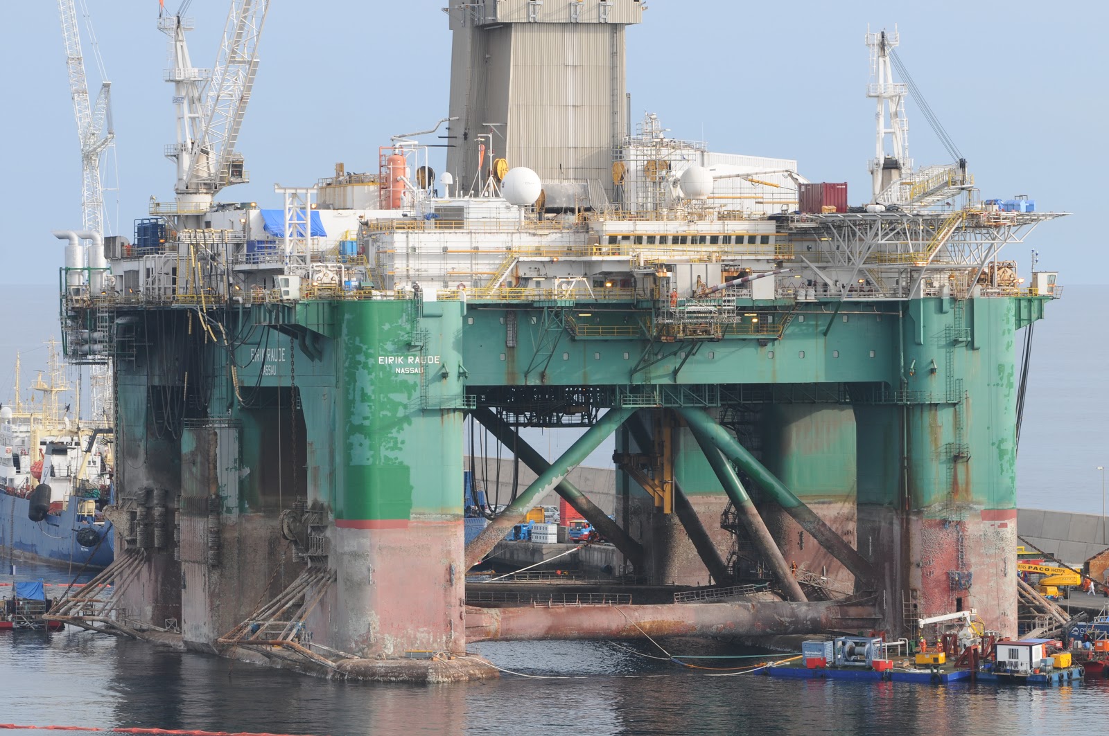 SHIPS & THE SEA - BLOGUE dos NAVIOS e do MAR: Plataforma EIRIK RAUDE