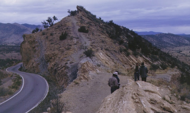 Landforms in the World: Erosion Landform ( 09.Hogback )