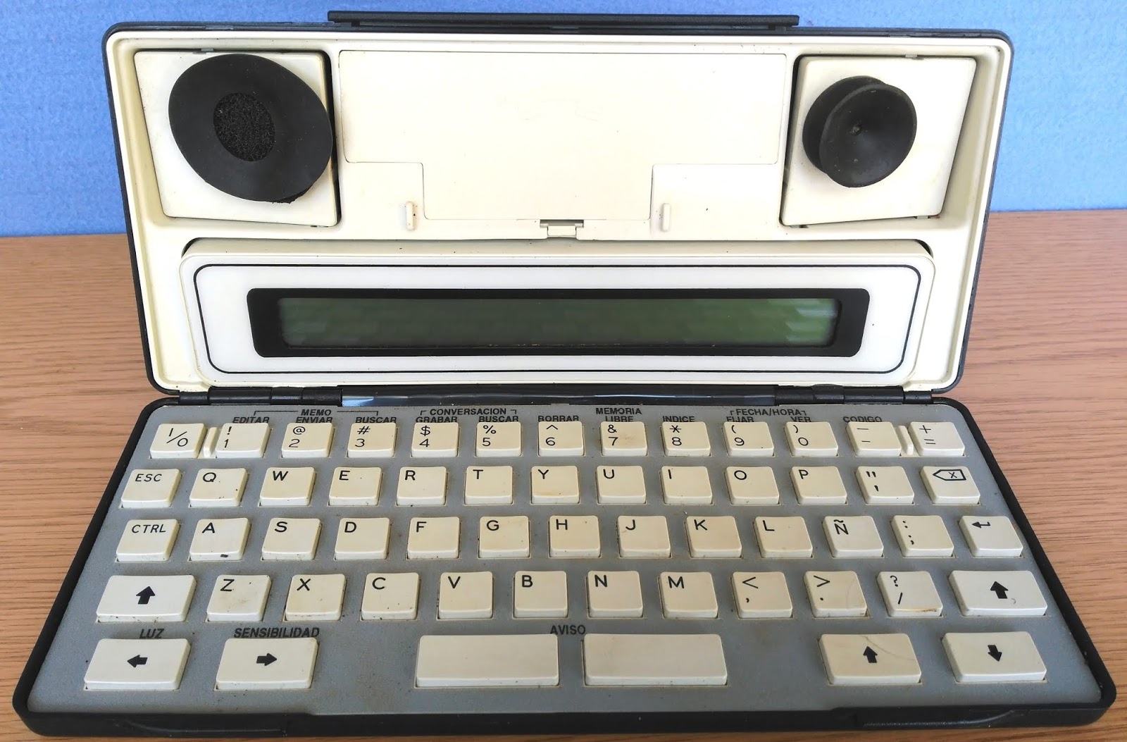 Retro Ordenadores Orty: Terminal TTY Ultratec Compact (Minitext by ...