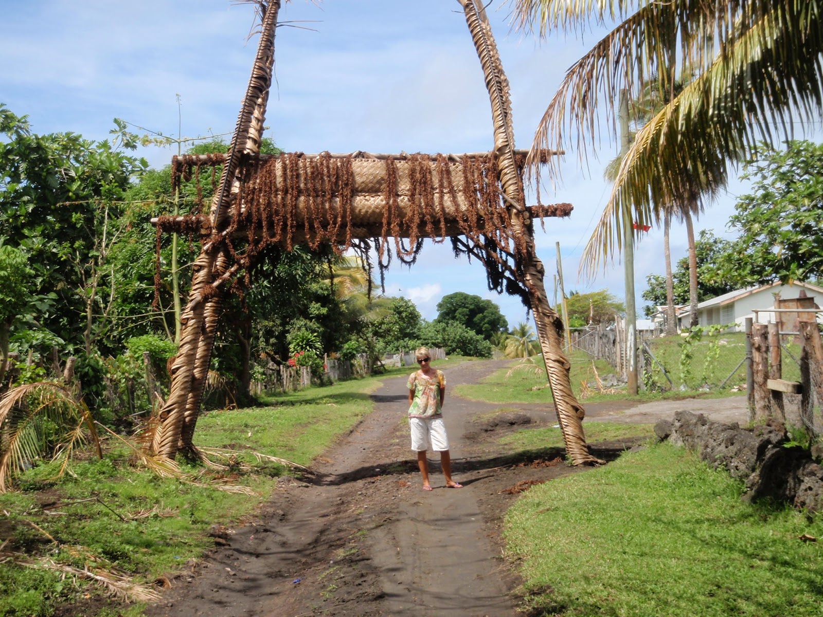 Web Log of the TORTUGUITA: Niuafo'ou (Tin Can Island), Tonga