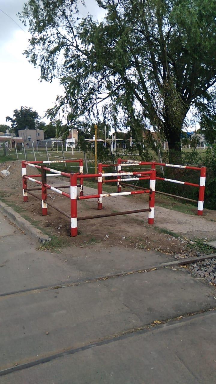CRÓNICA FERROVIARIA: Laberinto paso peatonal