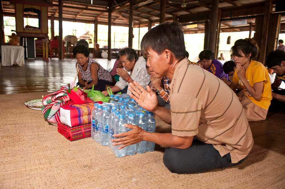 Allen's World: Songkran - Bone Washing