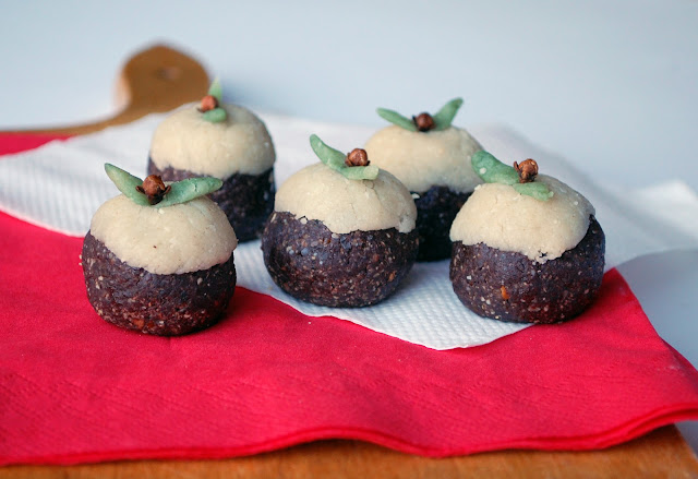 ‘Twelve Days’ day 6: Mini Christmas puds | including cake