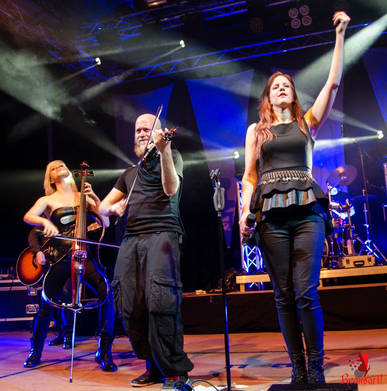 Realisart! : Video-Interview, Artikel + Fotos: Lyriel 2014