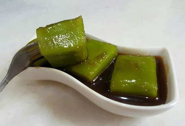 STEAMED PANDAN ALKALINE RICE CAKE - TEE NYA KUIH