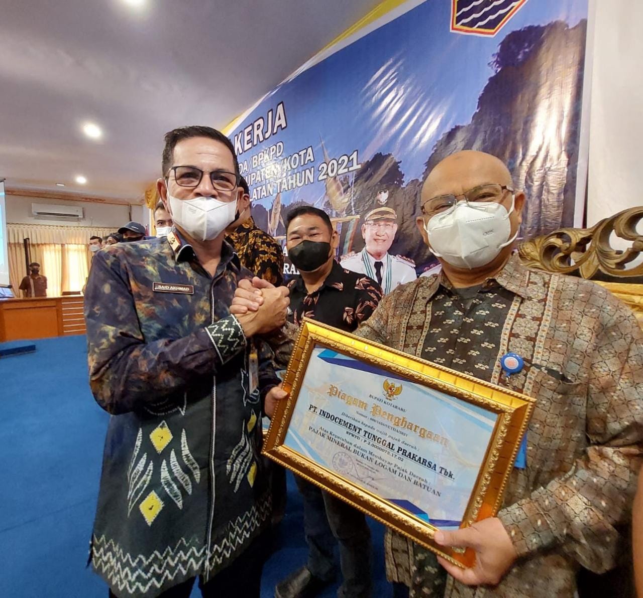 PT Indocement Tarjun Raih Penghargaan Patuh Pajak Dari Pemkab Kotabaru ...