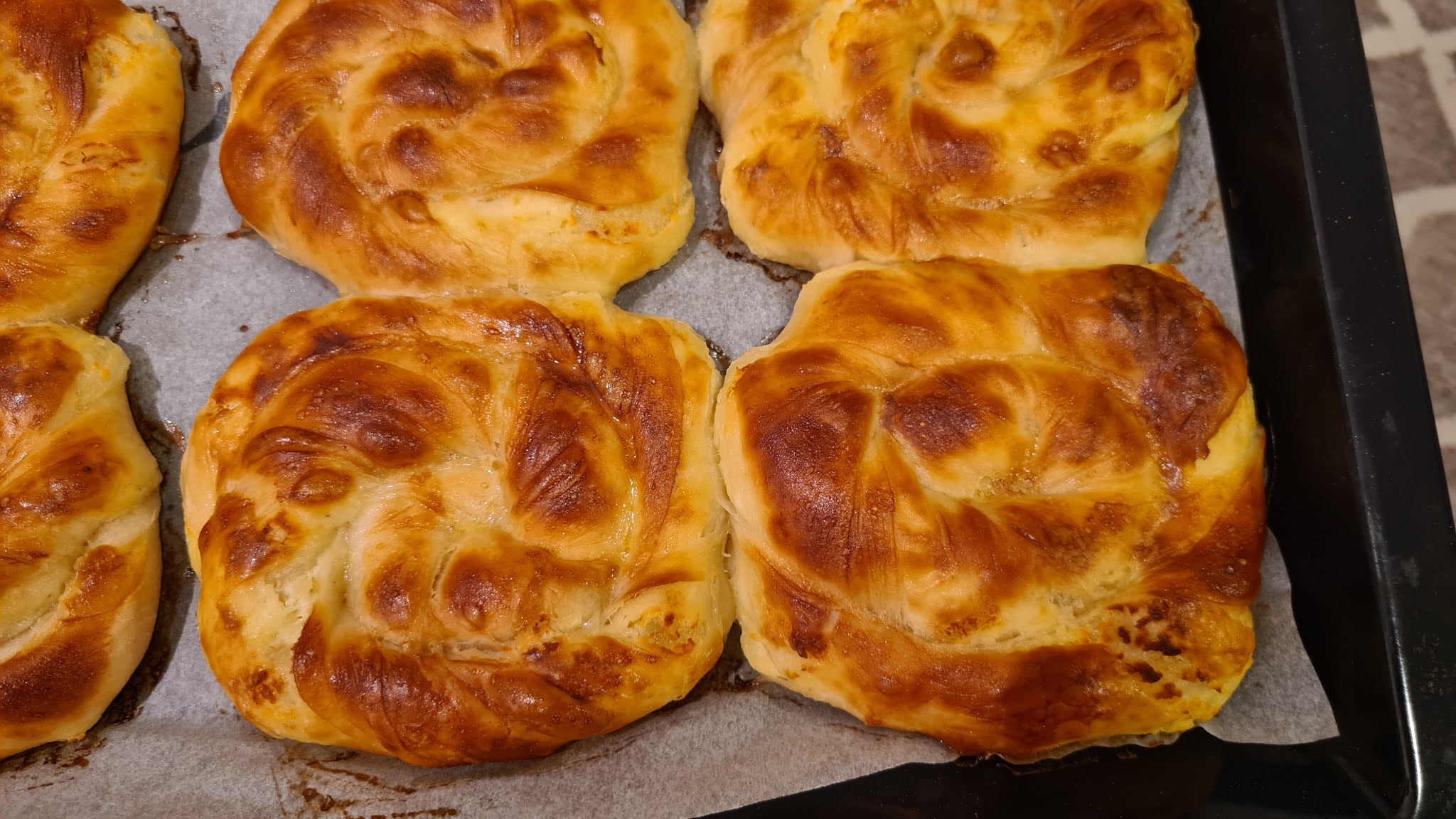 Dulciuri din copilarie: Placintele invartite